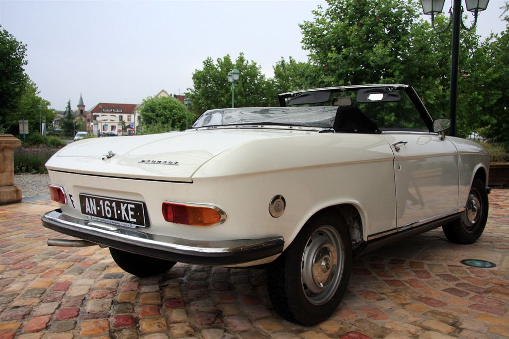 IMCDb.org: 1967 Peugeot 204 Cabriolet in "Sonderdezernat K1, 1972-1982"