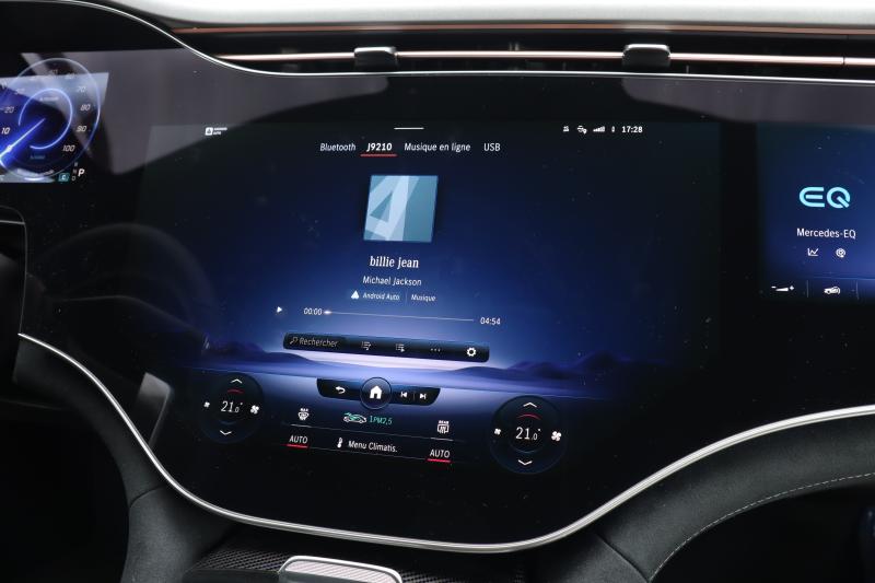 Diaporama - Le système multimédia Hyperscreen de la Mercedes-Benz EQS ...