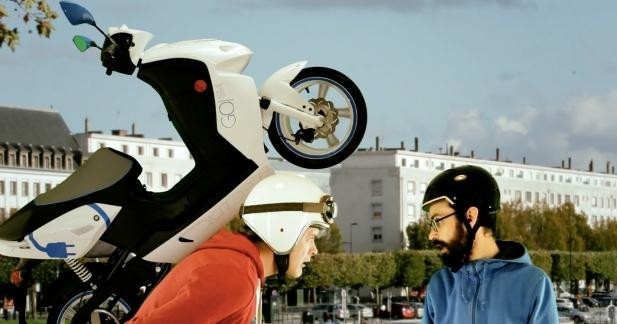 Vidéo : les aventures de Jimmy Govecs en scooter électrique