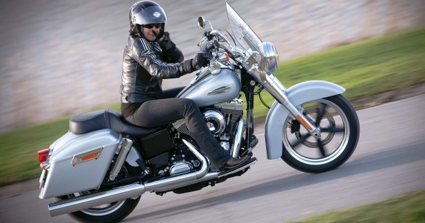 Harley-Davidson Dyna Switchback : le custom se transforme