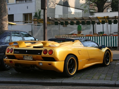 Ford GT et Lambo Roadster, c'est dans la boîte...