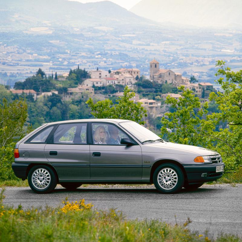 Album photo - Opel Astra F | Les photos de la compacte allemande des ...