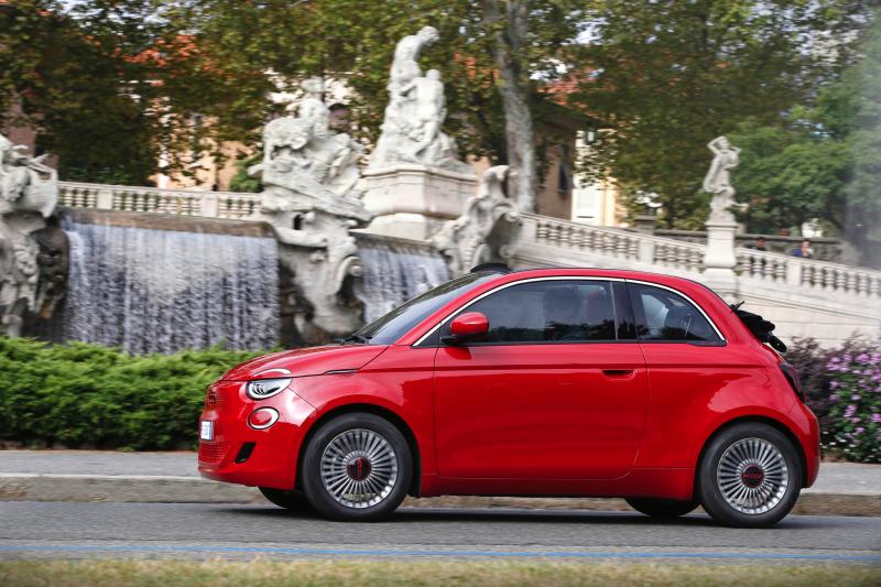 Album photo - Fiat (500) RED électrique | Les photos de la citadine ...