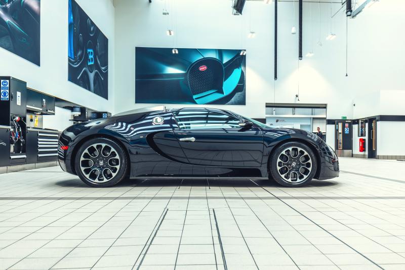 Album photo - Bugatti s’installe à Manchester | Les photos du nouveau ...