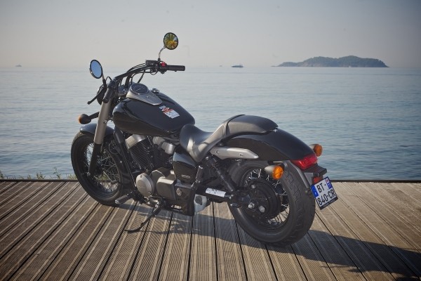 Album photo - Honda VT 750 Shadow Black Spirit : le custom facile ...